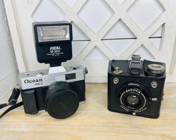Vintage Kodak Brownie 1940s Camera, Vintage Ocean OX-2 Focal M-200 ...