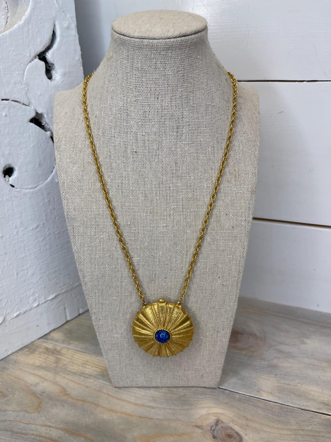 Vintage Unique Lip Gloss Gold Tone Pendant Necklace, Vintage Pendant ...