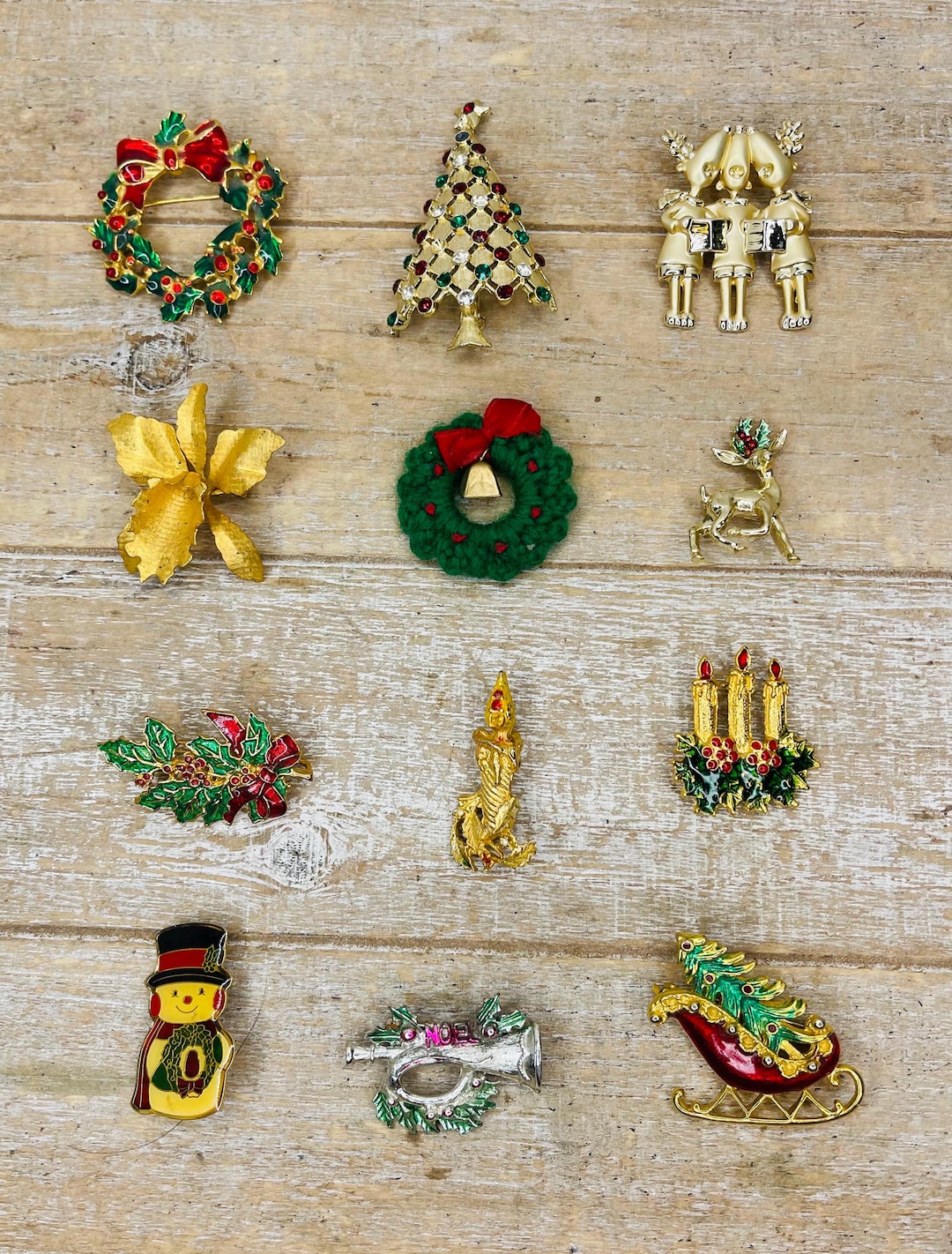 Vintage Christmas Brooch, Vintage Christmas Wreath Brooch, Santa Brooch ...