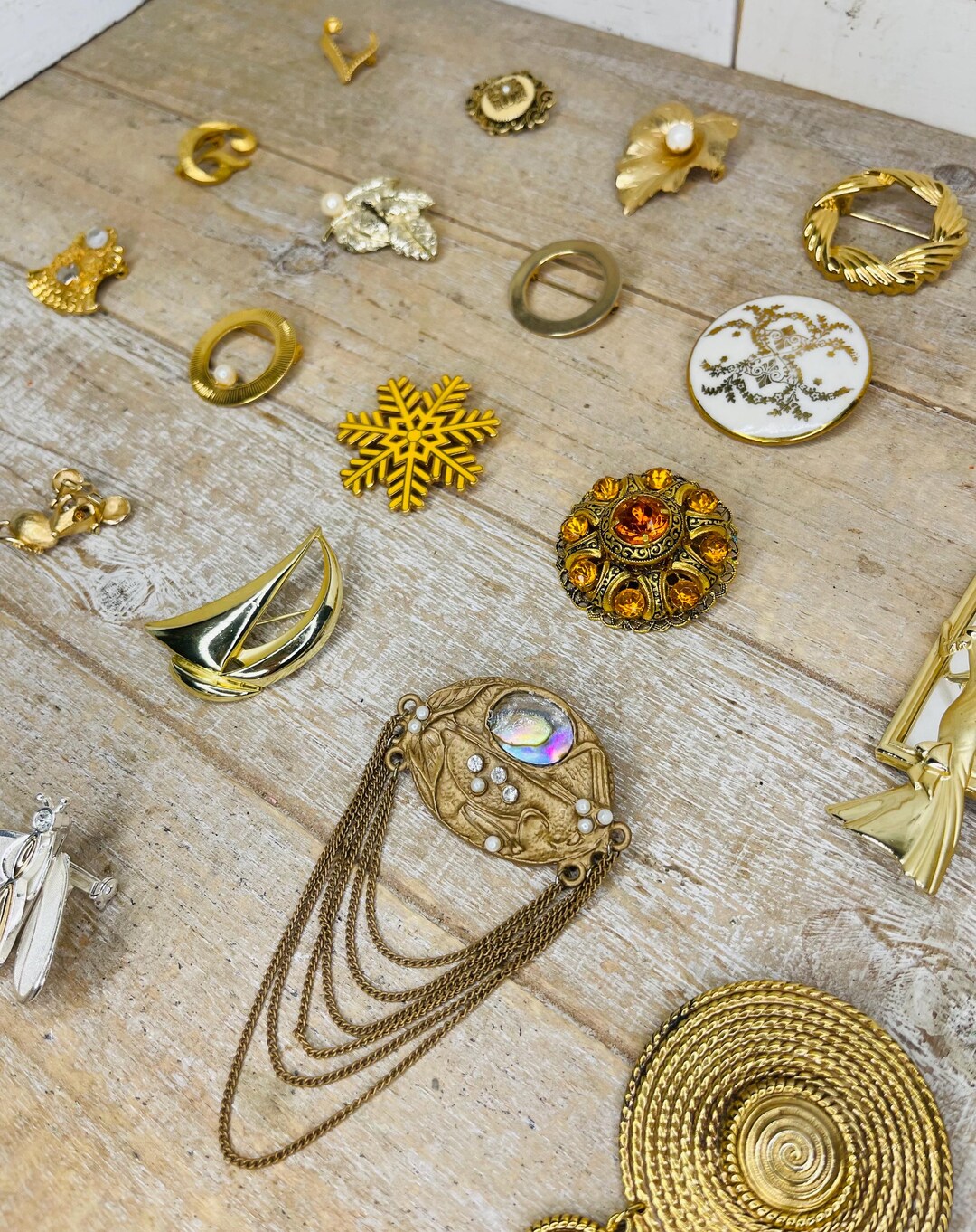 Vintage Costume Brooch, Vintage Gold Tone Brooch, Vintage Gold Color ...