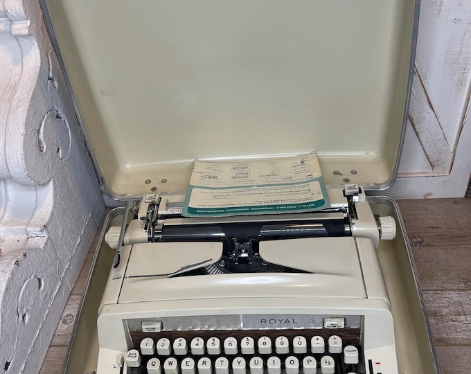 Vintage Royal Portable Typewriter, Retro Typewriter, Vintage Royal ...