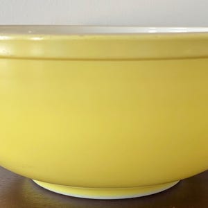 VTG Pyrex Yellow Mixing Bowl Not Numbered - Etsy