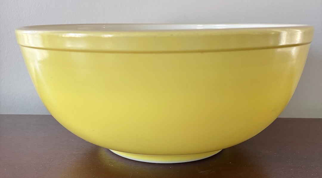 VTG Pyrex Yellow Mixing Bowl Not Numbered - Etsy