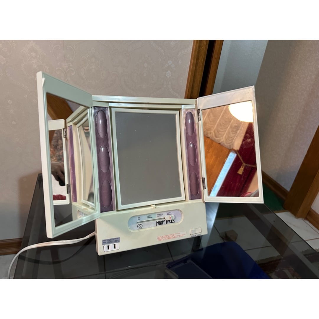 70s Many Faces Tri-fold Light Mirror Adjustable Makeup Boudoir Electric ...