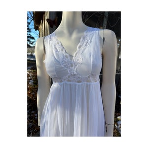 70s Slumber Suzy White Nylon Peignoir Set Gown Robe Chiffon Layers Bell ...