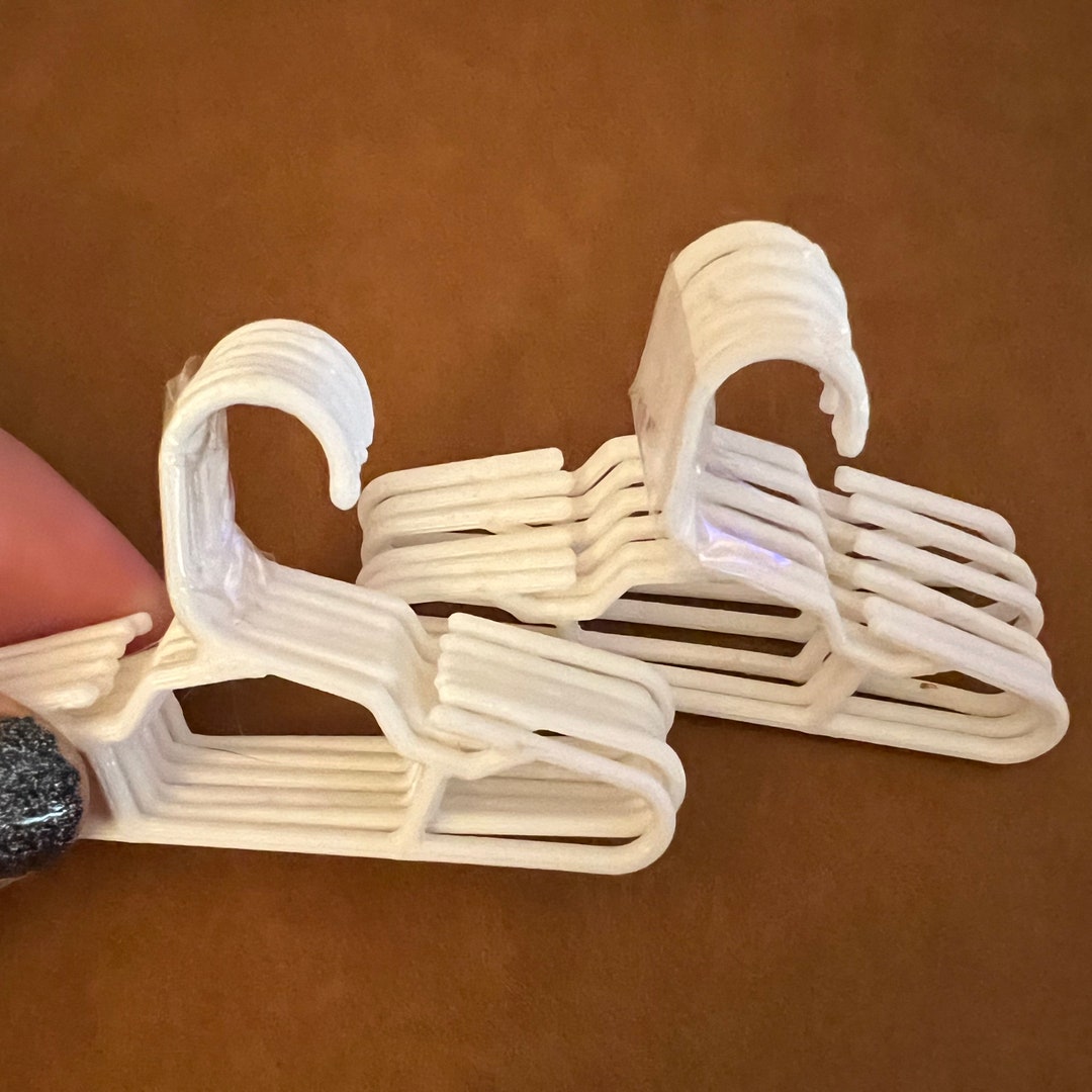 2.75 Inch Wide Fancy Plastic Hangers for 11-12 Inch Fashion Dolls 1/6 ...