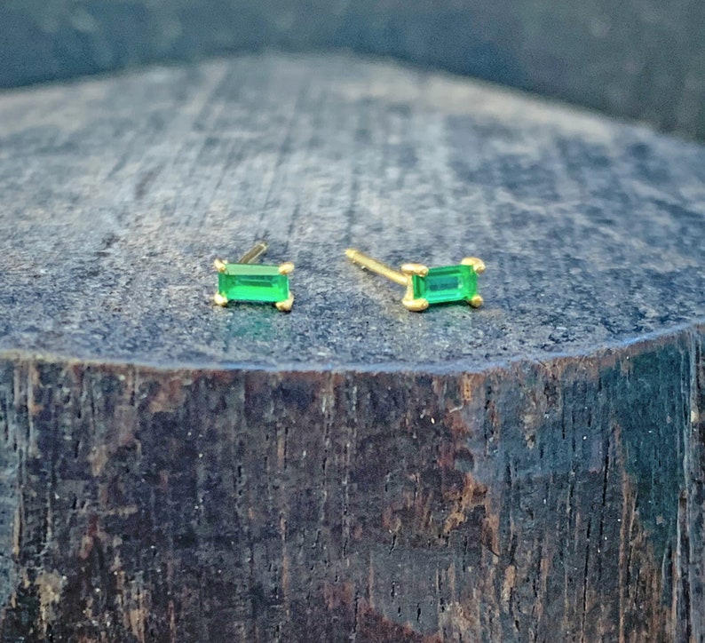 Emerald Cubic Zirconia Stud Green square stud Geometric | Etsy