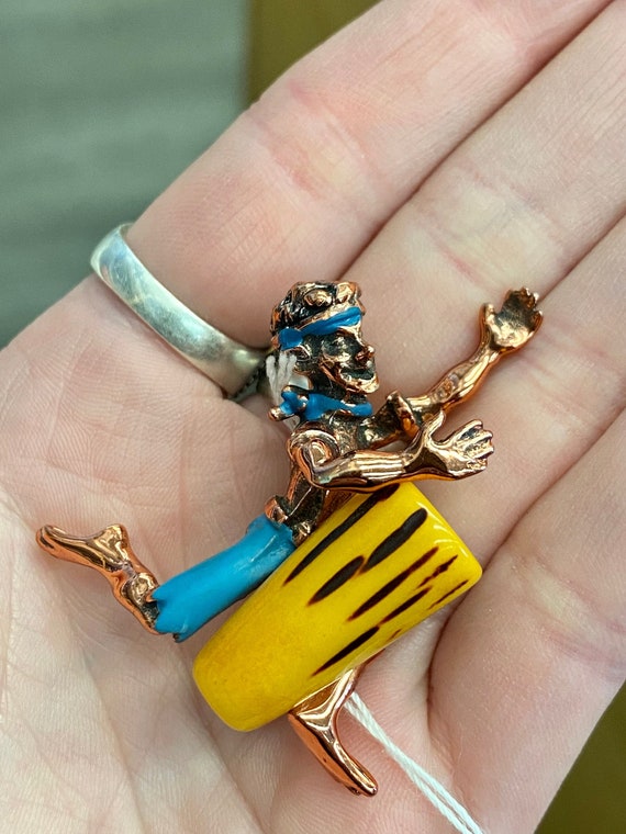 Vintage Carved Bakelite Drum Bongo Player Pin Brooch … - Gem