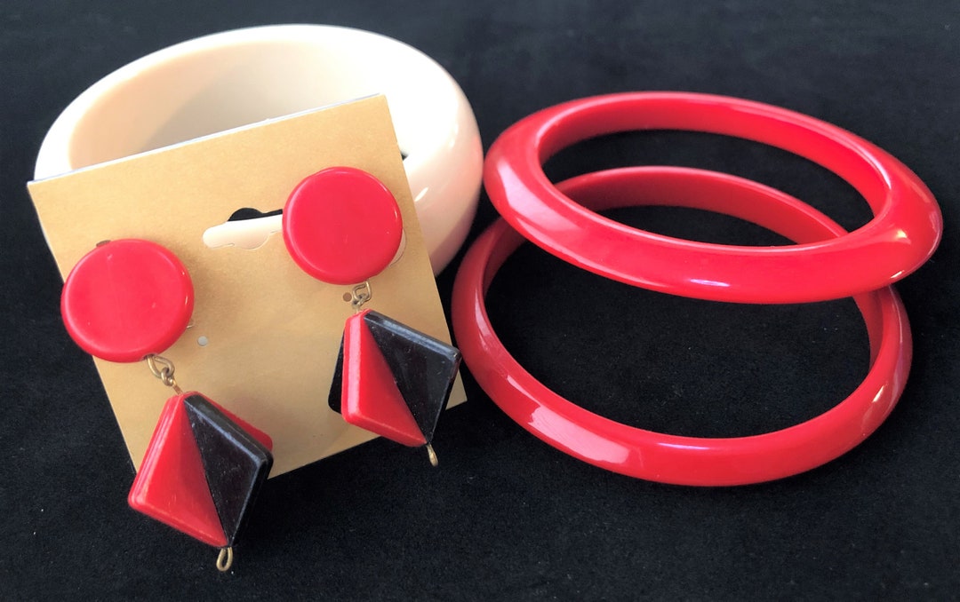 Vintage Bakelite and Celluloid Set - Earrings and Bracelets / Bakelite ...