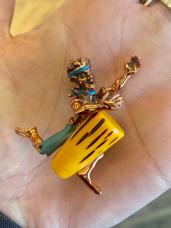 Vintage Carved Bakelite Drum Bongo Player Pin Brooch … - Gem