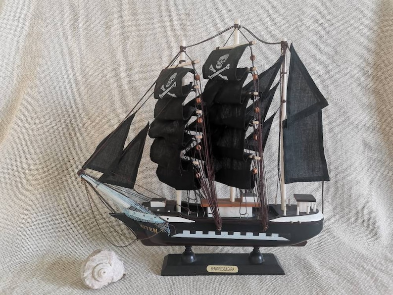 Vintage Wooden Pirate Ship Model, Sailing Ship Model, Decorative ...