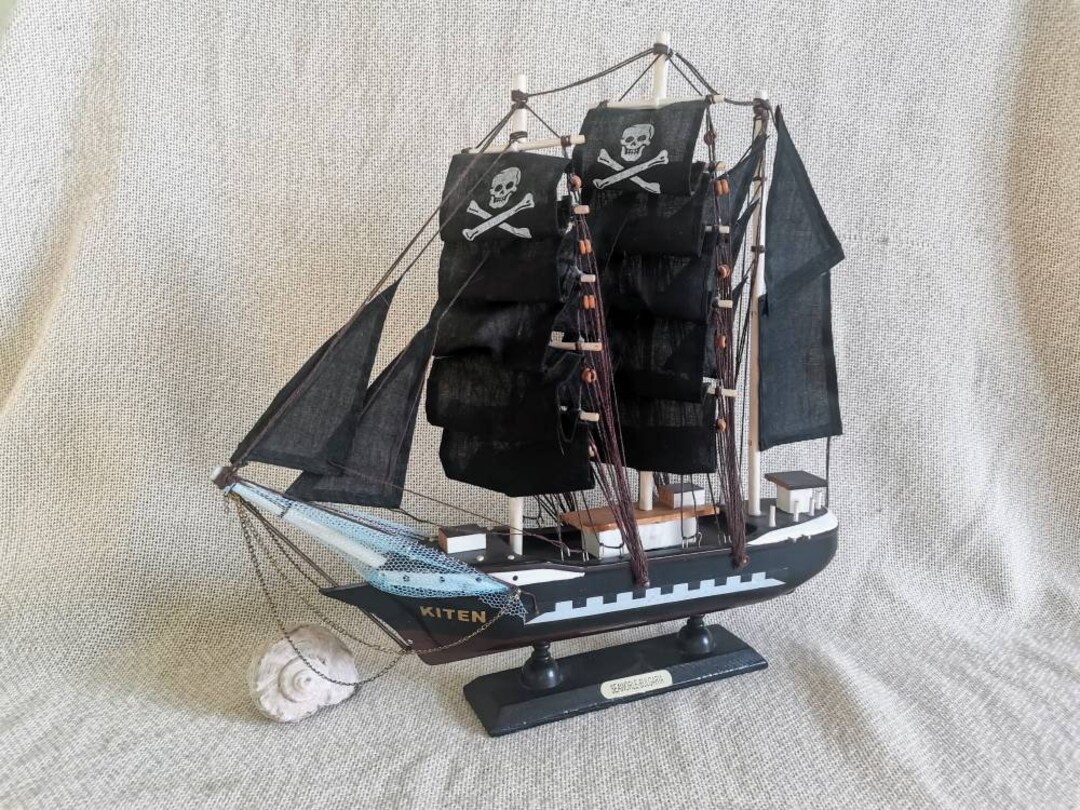 Vintage Wooden Pirate Ship Model, Sailing Ship Model, Decorative ...