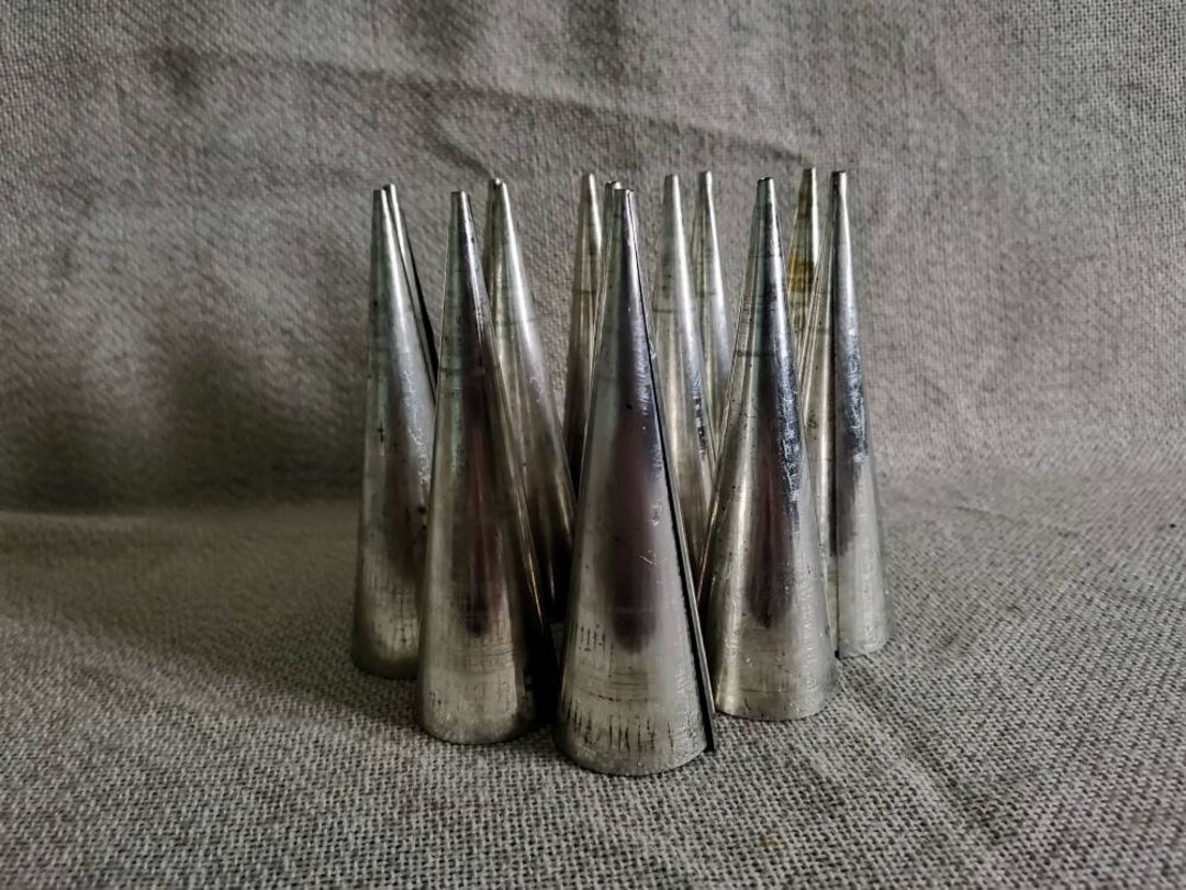Vintage Set of 13 Metal Cone Baking Molds, Christmas Tree Baking Molds ...