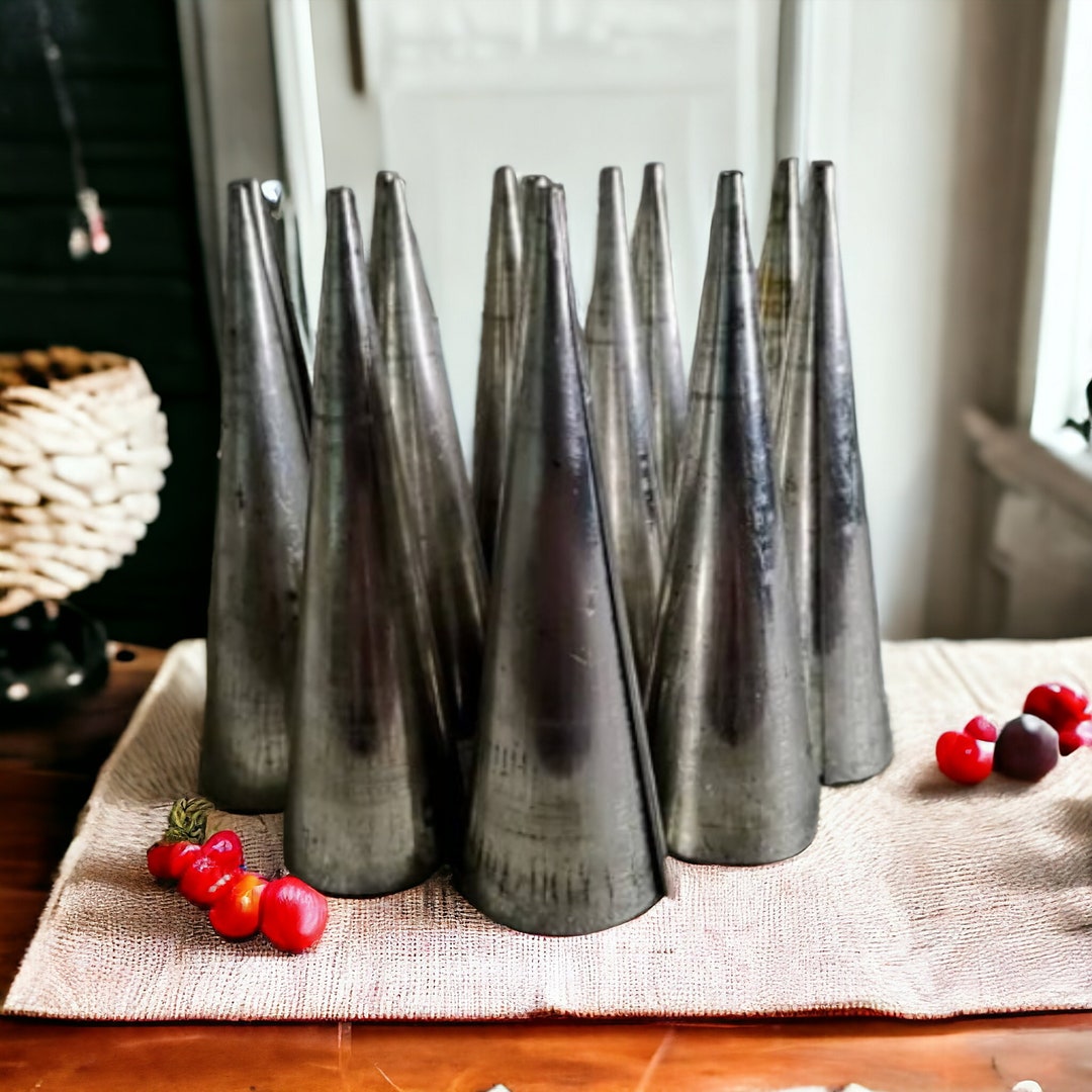 Vintage Set of 13 Metal Cone Baking Molds, Christmas Tree Baking Molds ...
