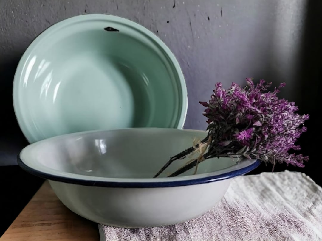 Vintage Enamel Basin, Popcorn Bowl, Berry Bowl, Mixing Bowl, White ...