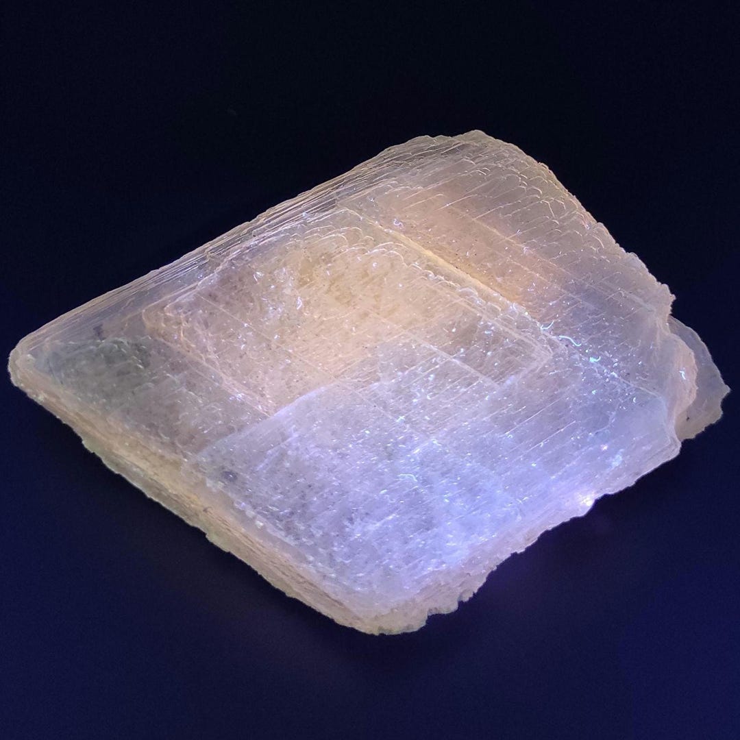 334g Rare UV Fishtail Selenite - "nova Scotia Flaming Selenite ...