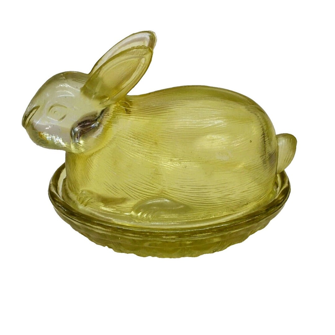 Vintage LE Smith Rabbit Bunny on a Nest Basket Yellow Glass Basketweave ...