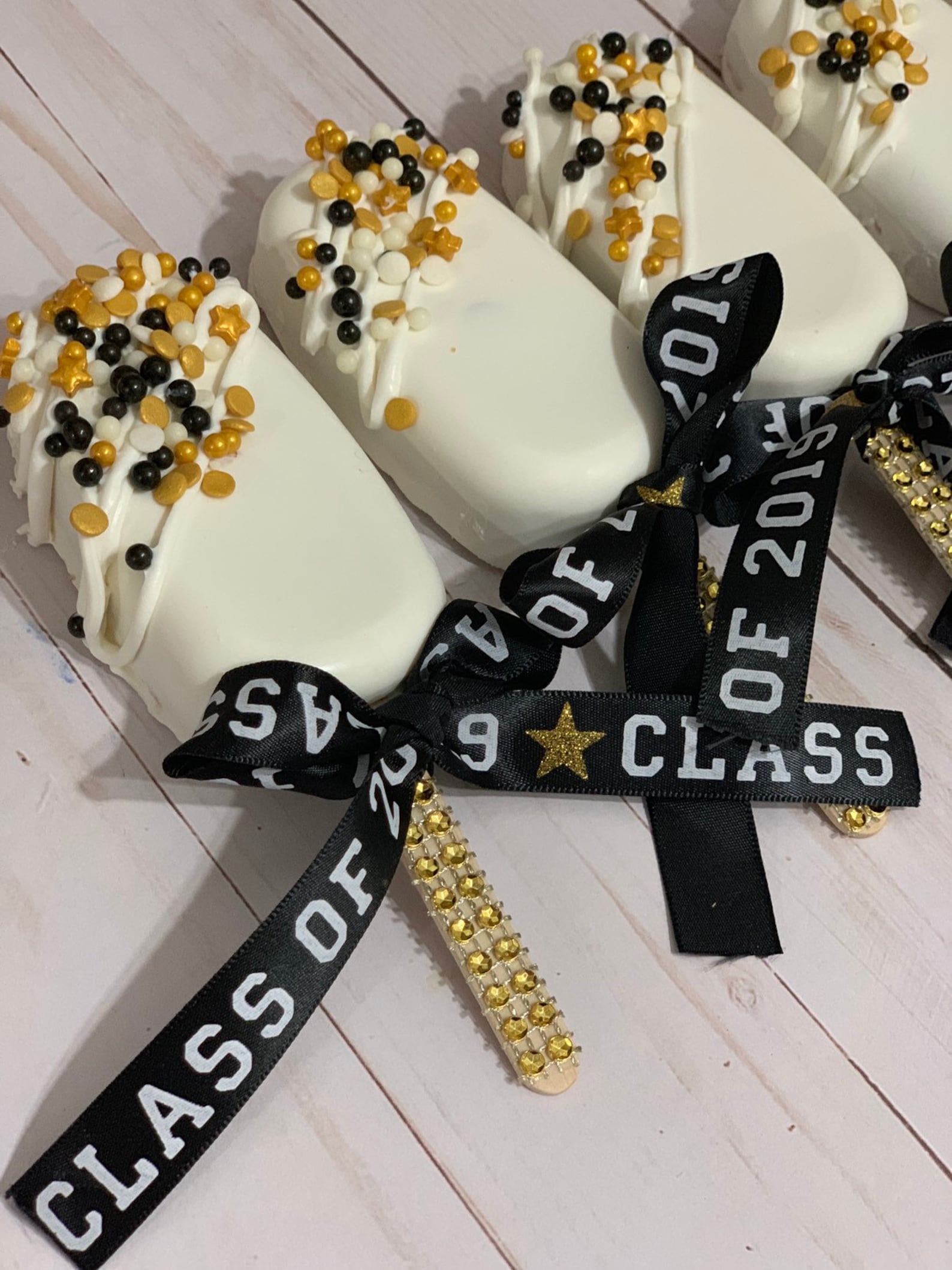 6 Graduation Cakesicles , Class of 2024, Gift Ideas , Party Idea ...