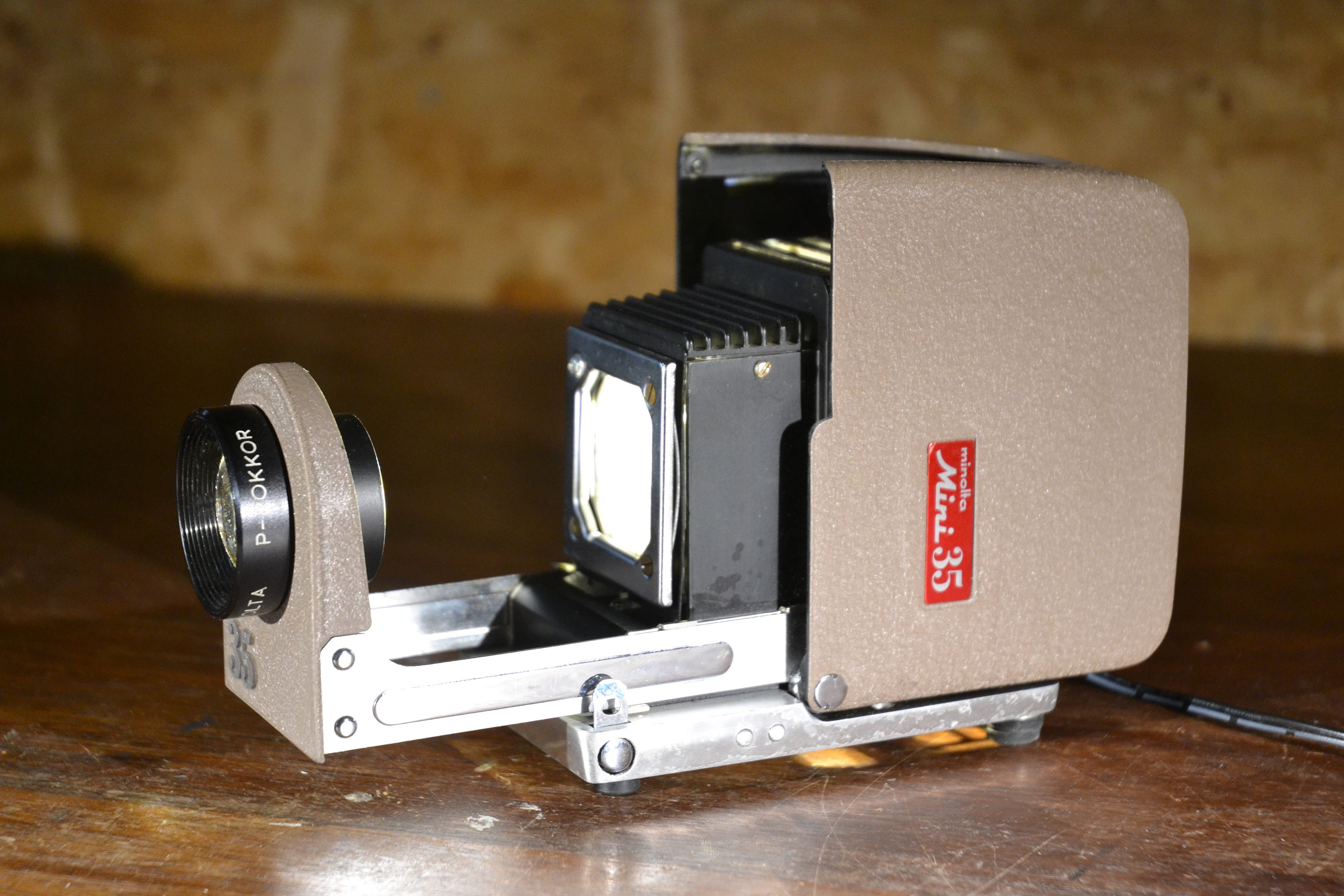 Upgraded to LED. A Vintage Minolta Mini 35 Slide Projector. Fully ...