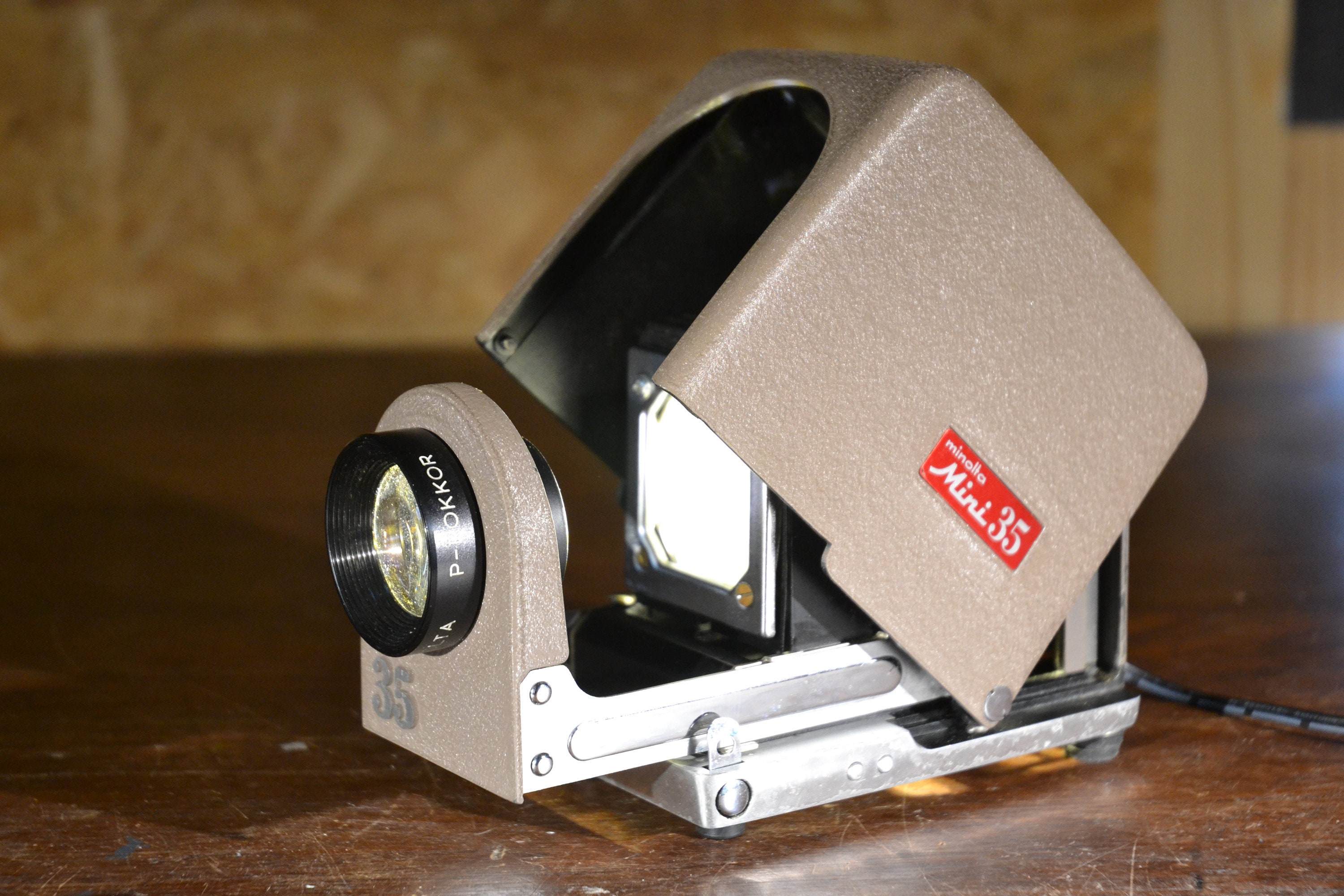 Upgraded to LED. A Vintage Minolta Mini 35 Slide Projector. Fully ...