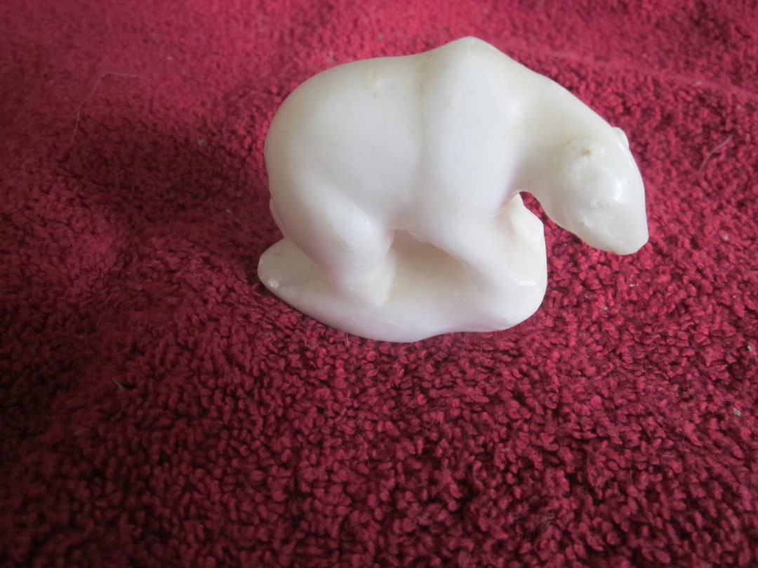 1 Small Inuit Carved Polar Bear of Marble, Abrasion on Nose - Etsy
