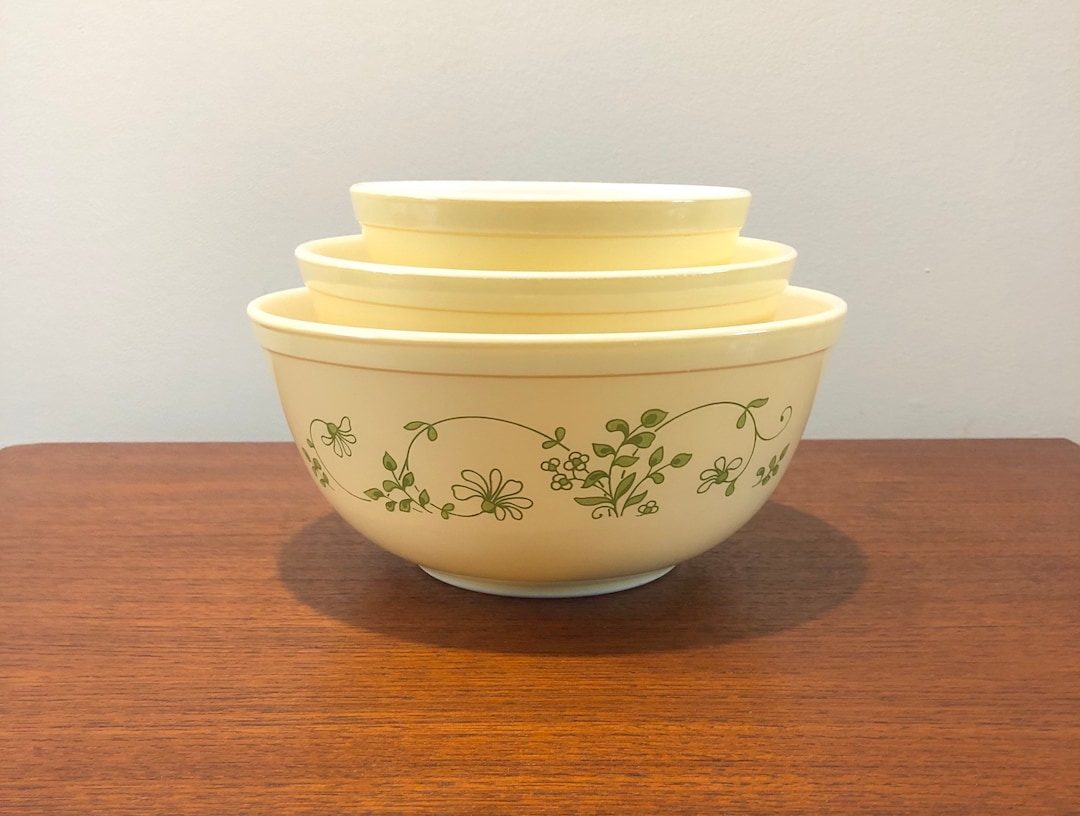 Vintage Pyrex Shenandoah Mixing Bowl Set - Etsy