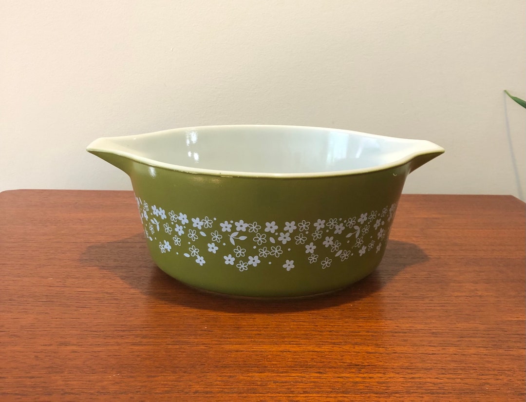 Vintage Pyrex Spring Blossom Crazy Daisy Green Large Casserole Dish and ...