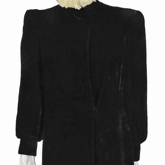 Vintage 1930s or 1940s Long Black Velvet Opera Coat w… - Gem