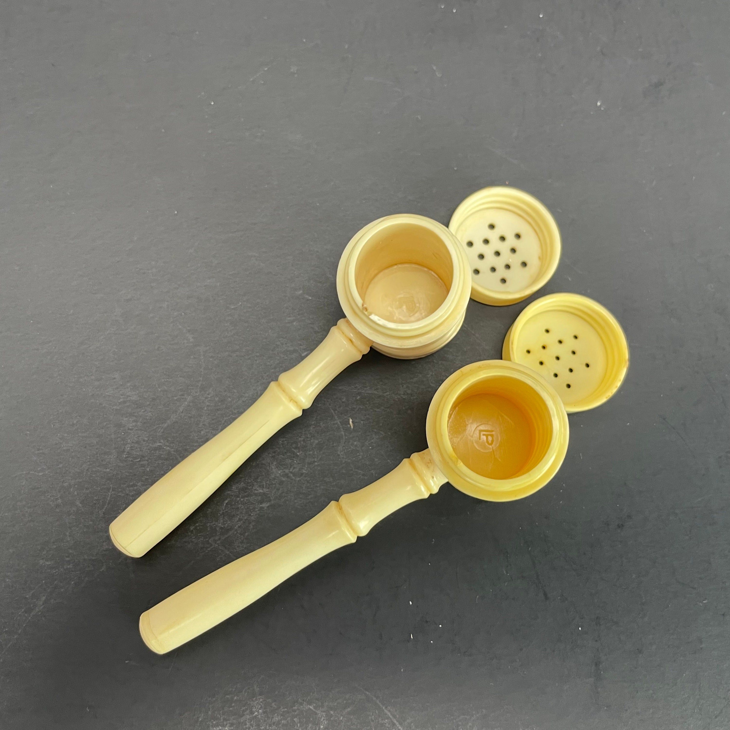 Vintage Plastic Judge Gavel Mallet Salt & Pepper Shakers Hammer Kitsch ...