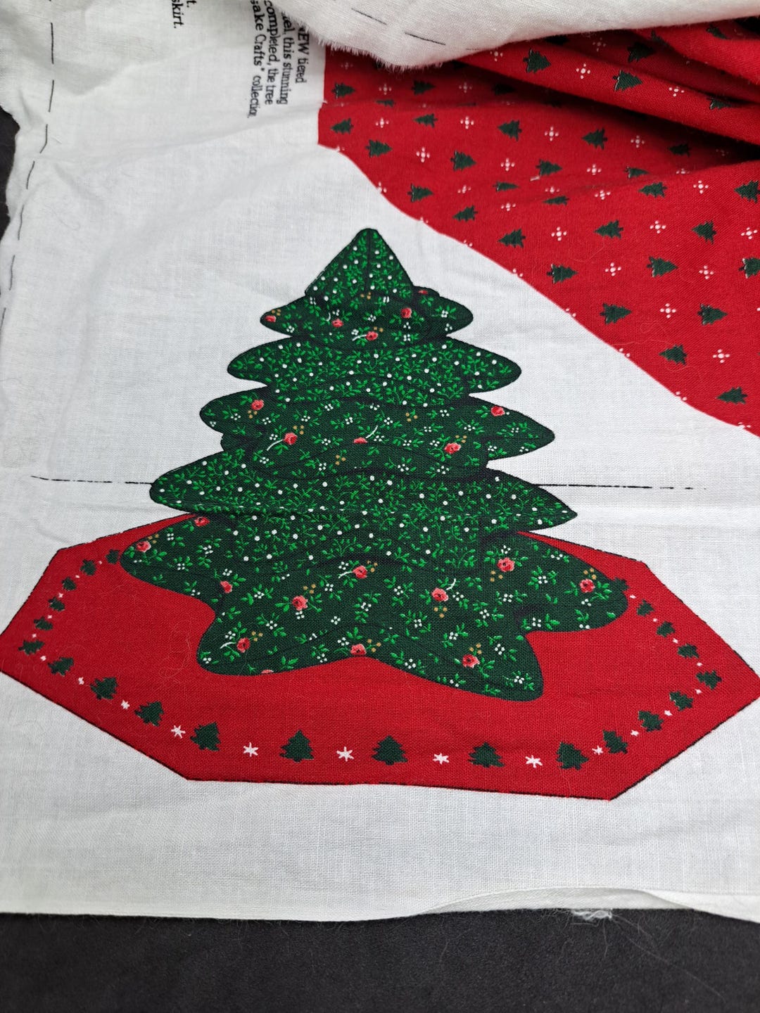 VIP Keepsake Crafts Mini Christmas Tree and Treeskirt. Cranston Print ...