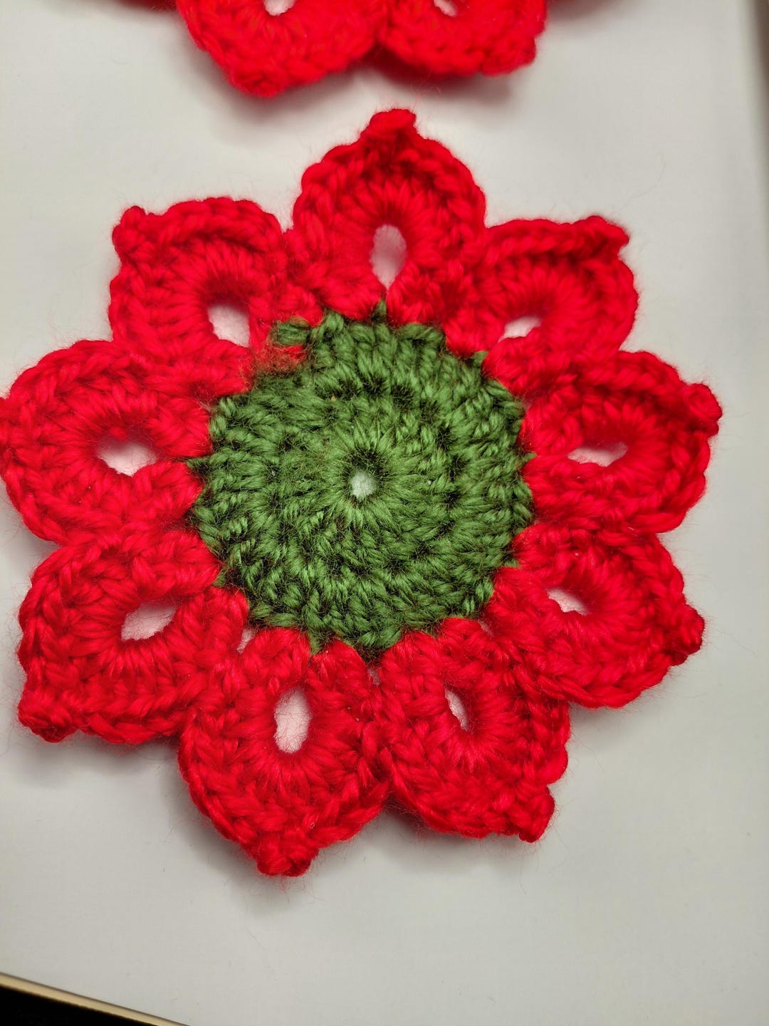Crochet Flowers for Crafting or Display. 6 Pretty Red and Green Flowers ...