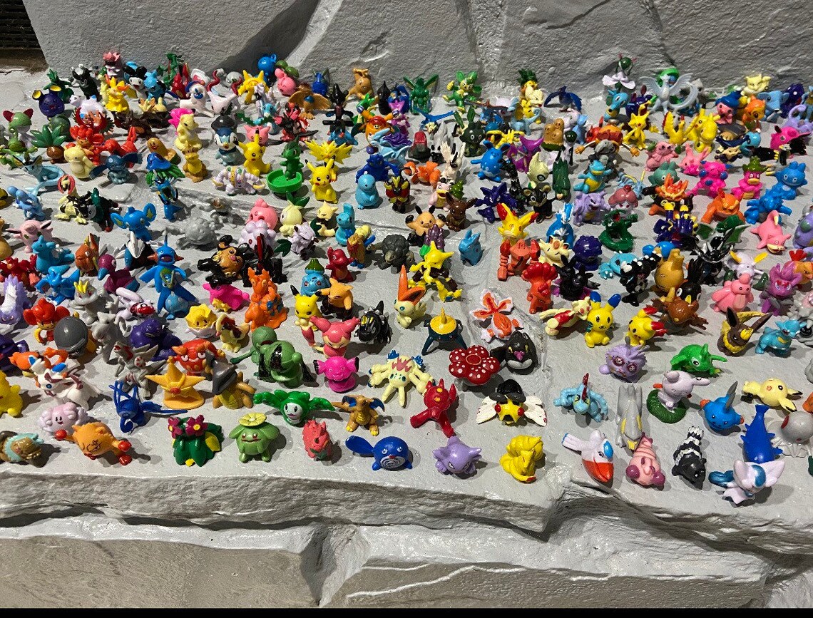 6 Mini Pokeballs with 6 Micro Pokémon Figures | Etsy