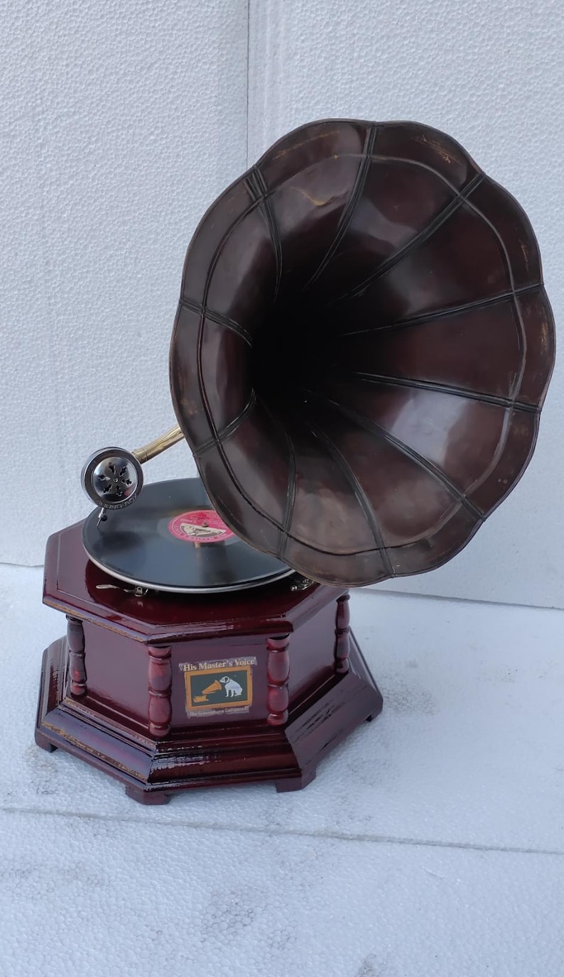 Retro Phonograph Record Player - Timeless Antique Music Machine ...