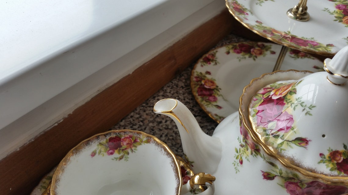 Royal Albert Old Country Roses Tea Service for 4 the Perfect - Etsy UK