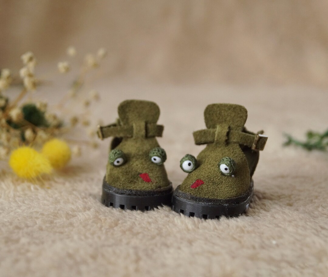 Green Frog Boots for Paola Reina Doll on Halloween, Toad Shoes for ...