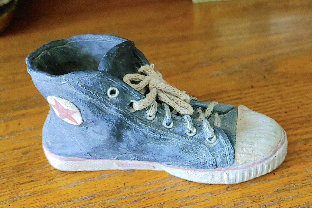 Keypoint Handcrafted Basketball Sneaker Figurine: Concrete or Pottery ...