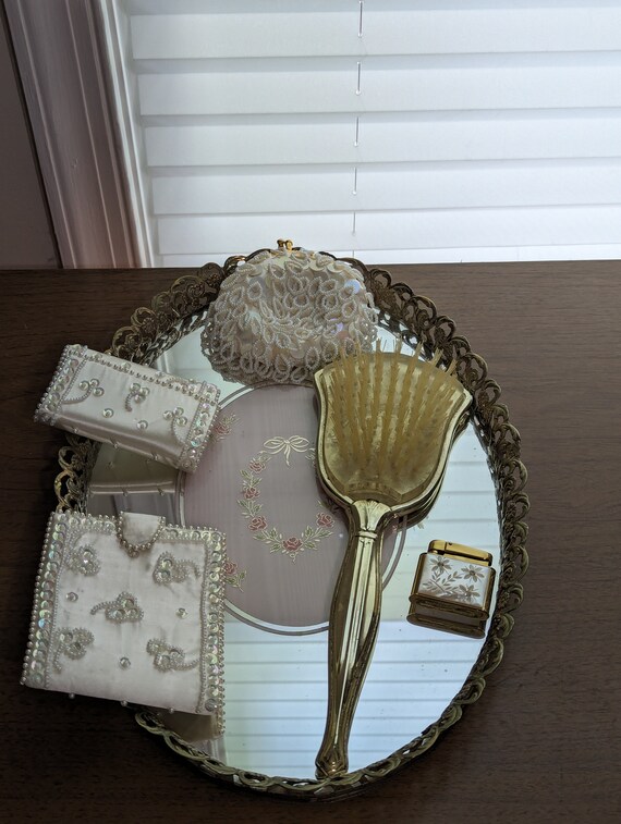 Women's Compact Accessories Mirror brush lighter and … - Gem