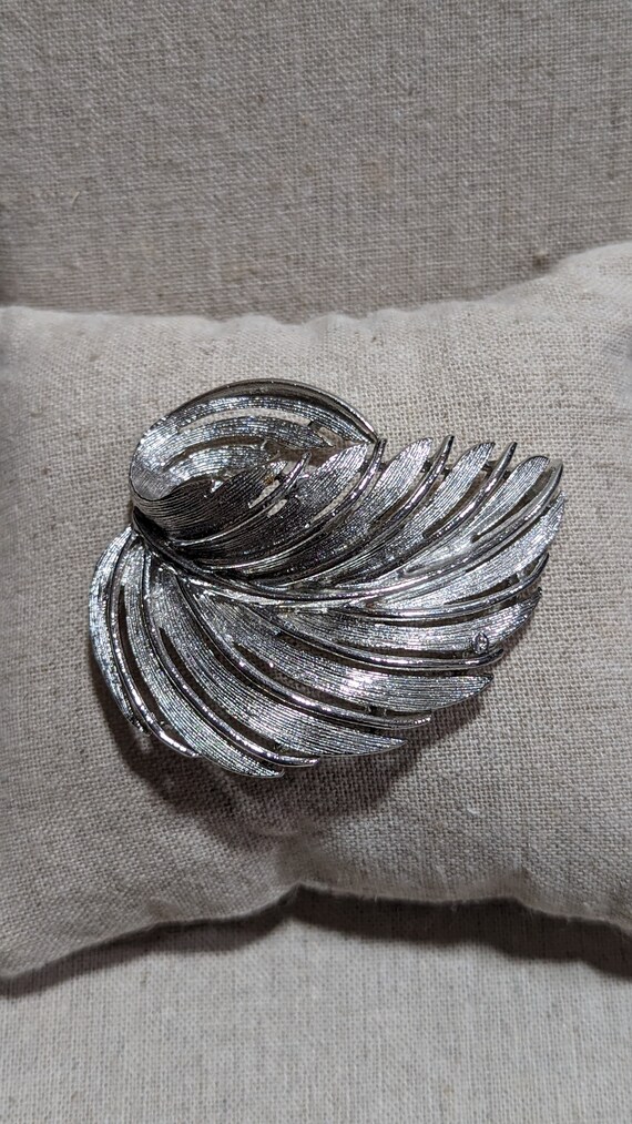 vintage lisner signed brushed - Gem