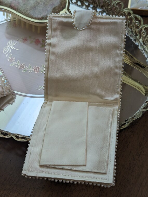 Women's Compact Accessories Mirror brush lighter and … - Gem