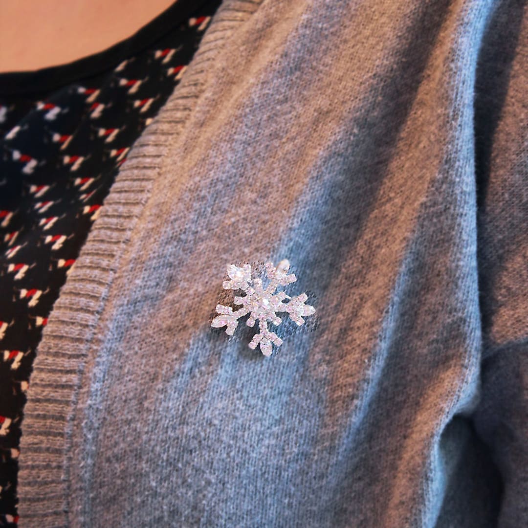Sparkling Crystal Snowflake Brooch Pin Christmas Winter Flower Frozen ...