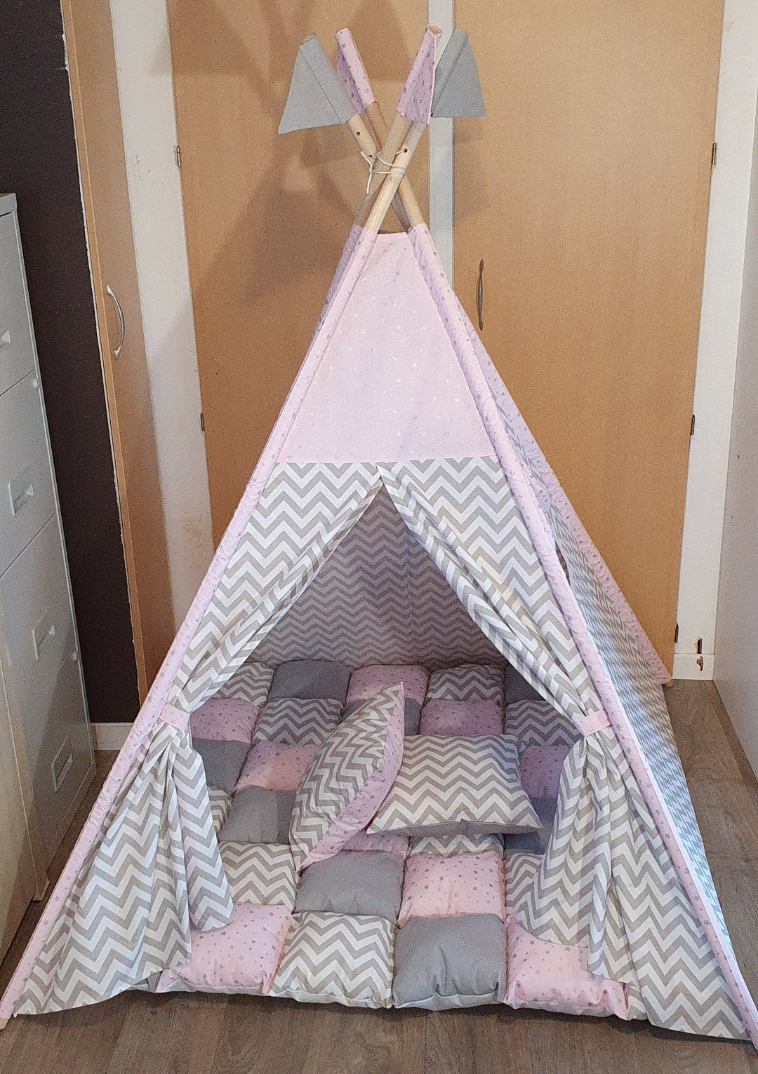 Gray Zigzag Teepee 120x120x160cm+carpet+2 Cushions+flags,teepee,tent ...