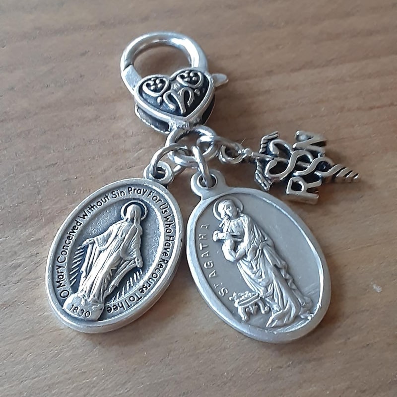 Er Badge Reel Charms - Etsy