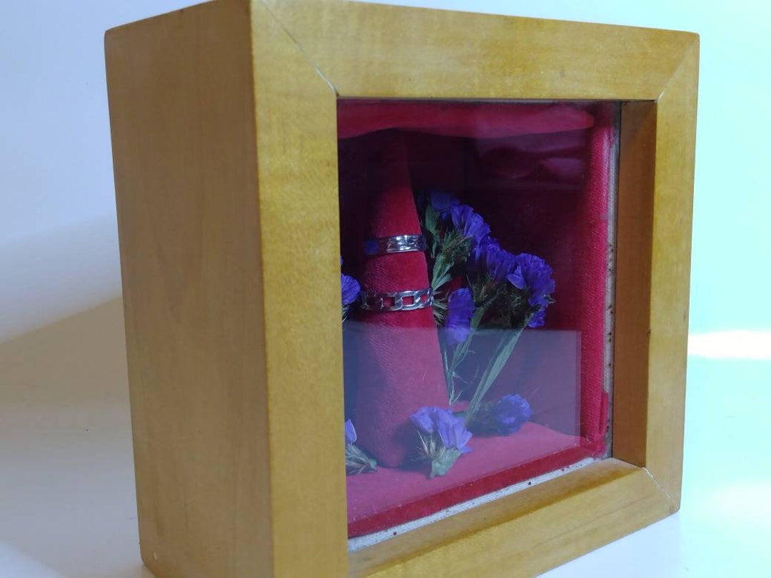 Memorial Ring Display - Etsy