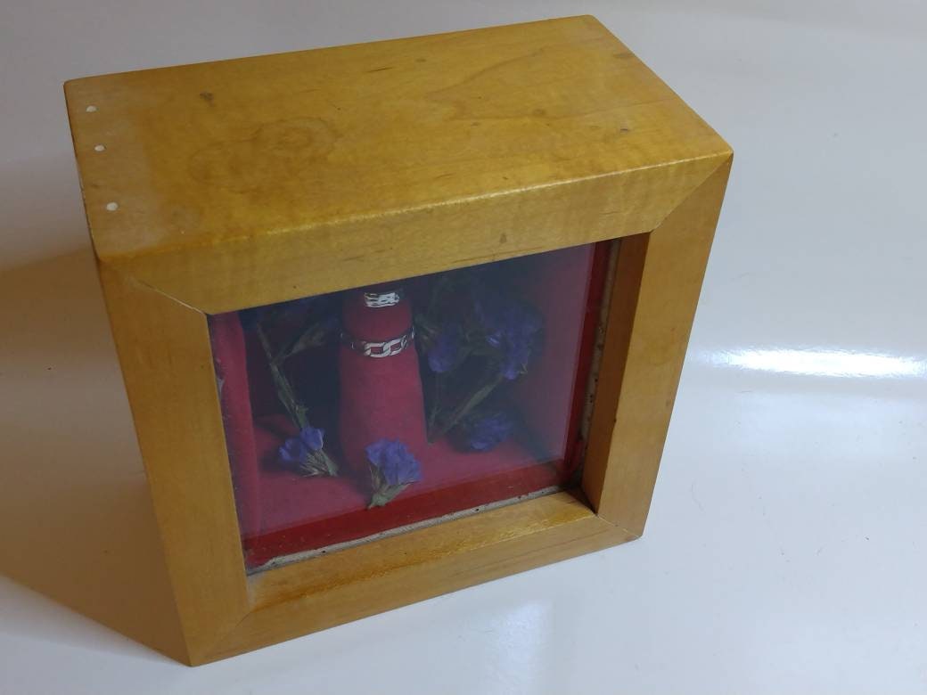 Memorial Ring Display - Etsy