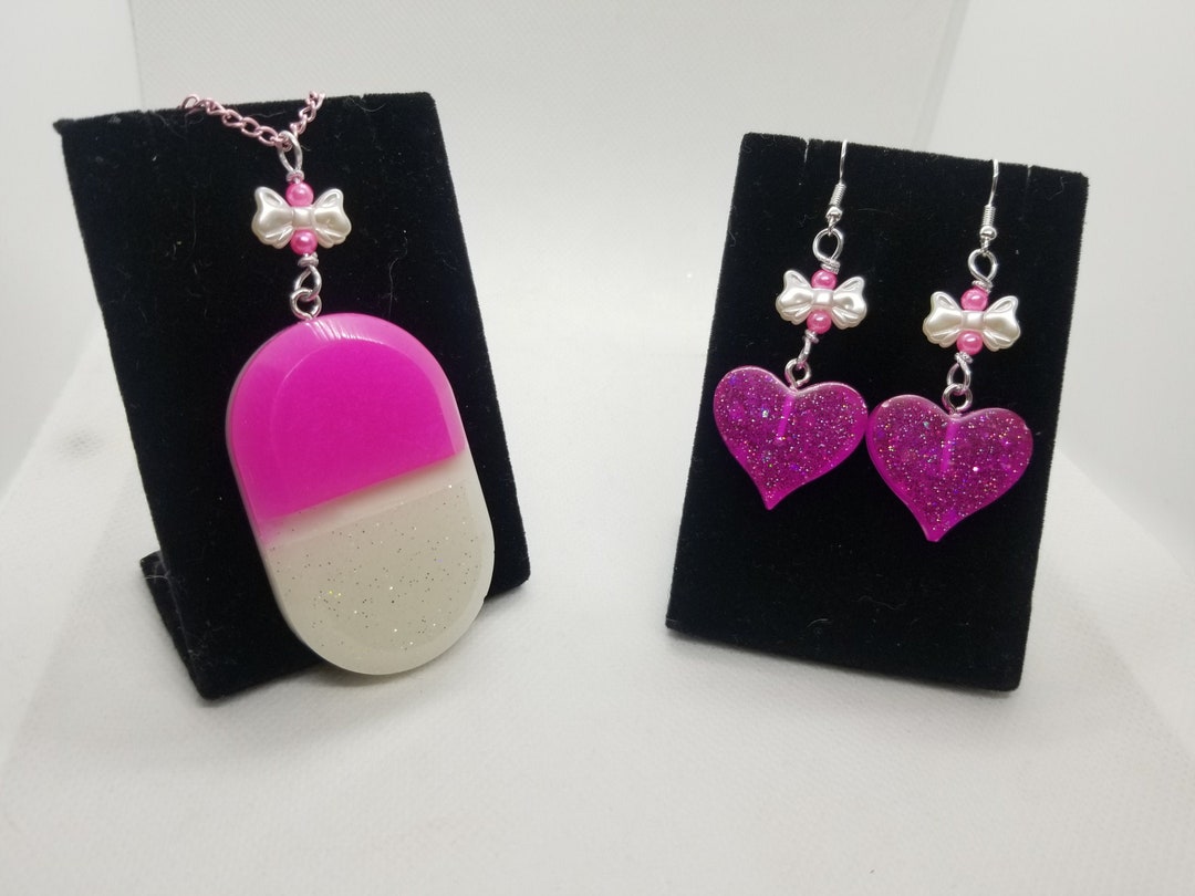 Yami Kawaii Jewelry Set - Barbie Pink Pill Necklace and Earrings ...