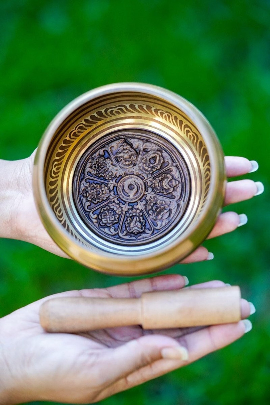 Good Luck Symbol on Singing Bowl | Handcrafted Singing Bowl From Nepal ...