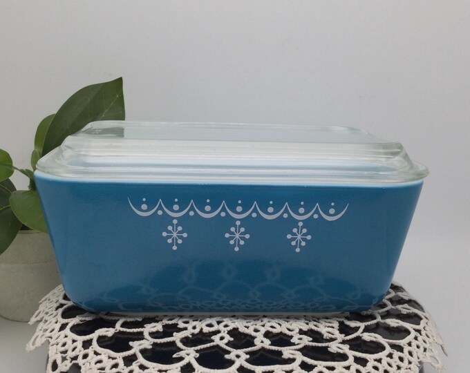 Vintage Pyrex Blue and White Refrigerator Dish With Clear Glass Lid ...
