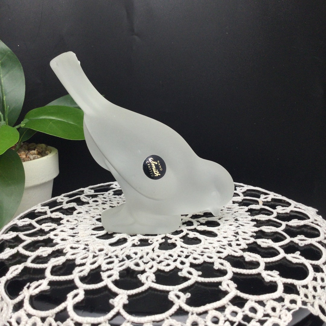 Vintage L.E. Smith Crystal Frosted Glass Bird Figurine Paperweight ...