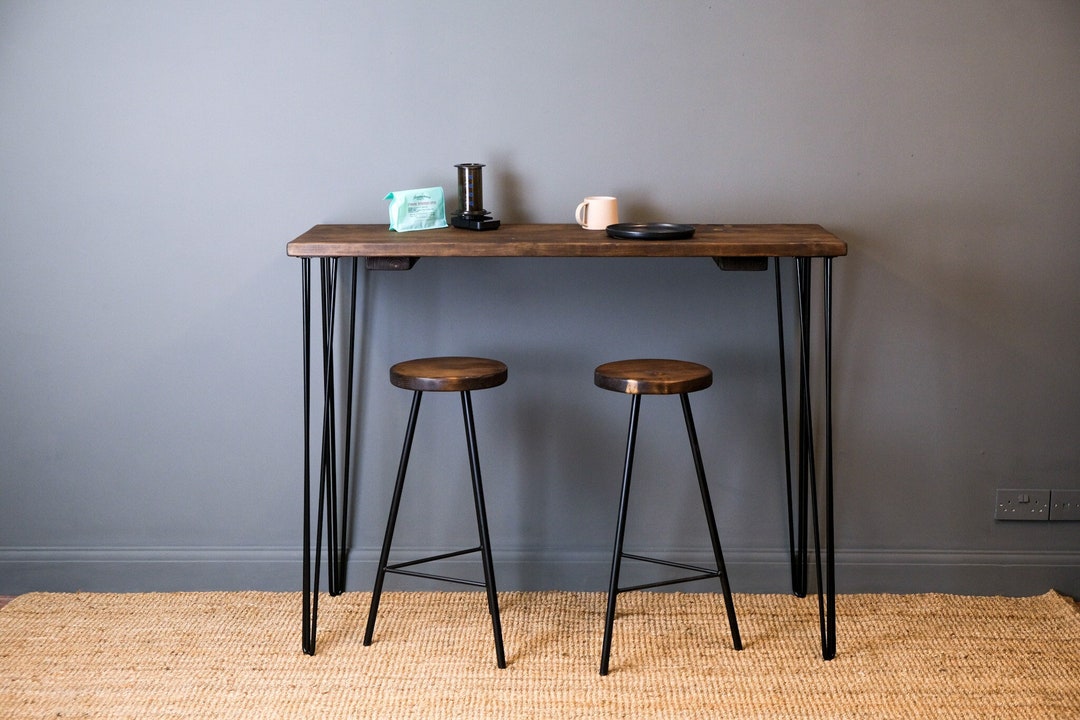 Rustic Wood Breakfast Bar With Hairpin Legs and Bar Stools. High Table ...
