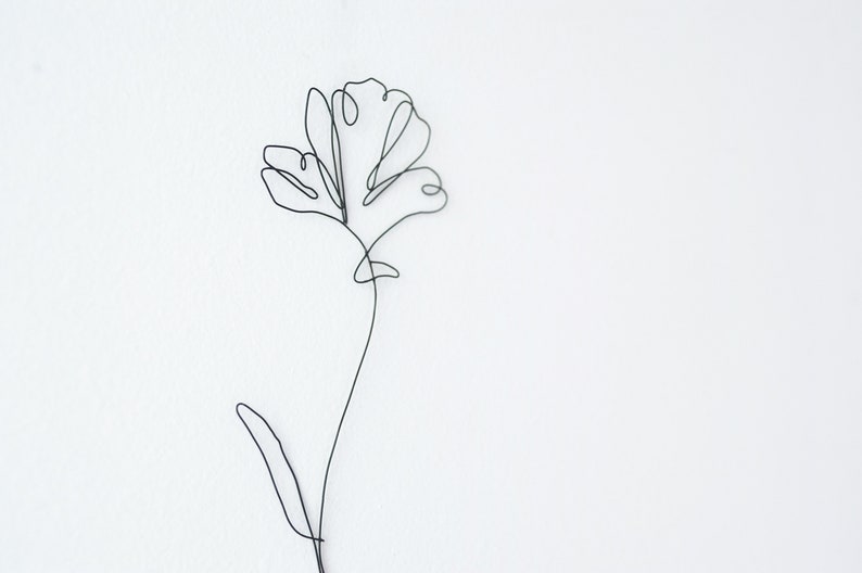 Linear flower Wire wall art. Metal modern sculpture. | Etsy